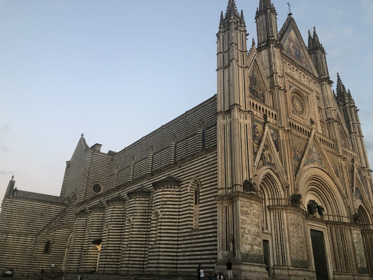 Waving from Orvieto . . . – Materfamilias Writes